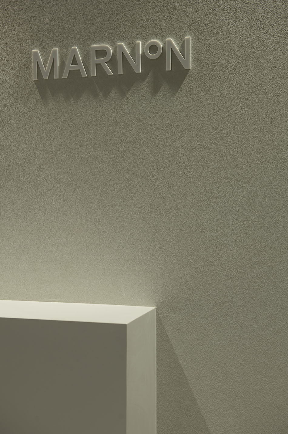 MARNON 福岡三越 | WORKS | MOVEDESIGN Inc.